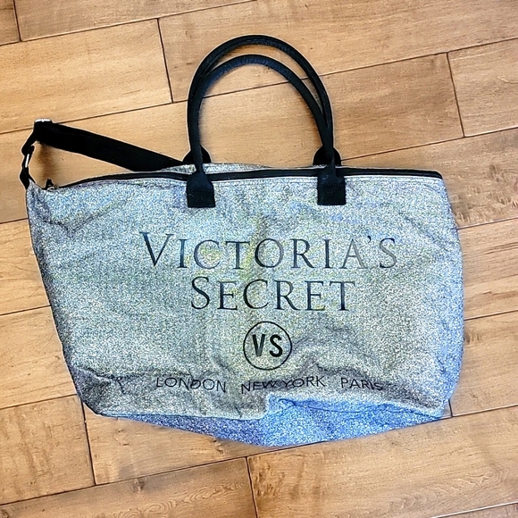 Victoria's Secret | Bags | Victorias Limited Edition Glitter Weekender ...
